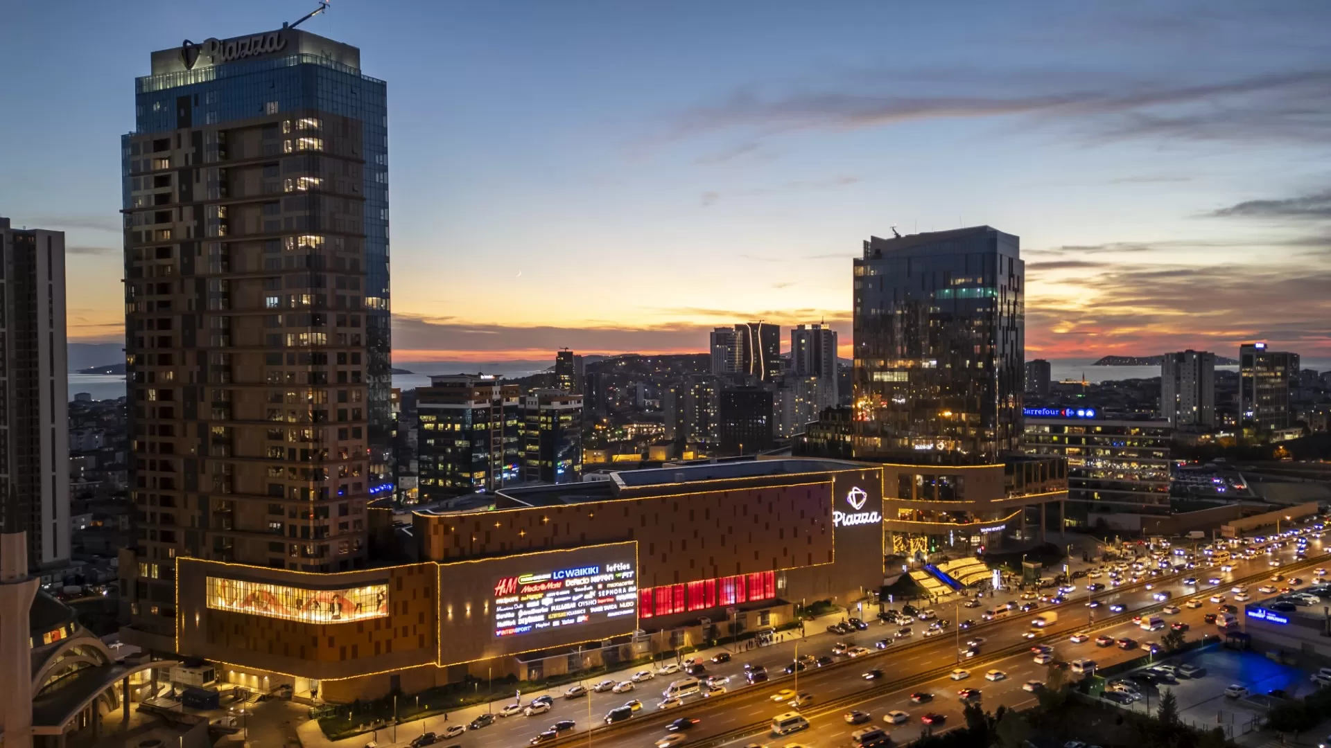 Maltepe Piazza - Rönesans Gayrimenkul